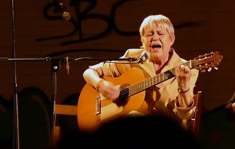 Fallece Elisa Serna, artista esencial de la canción protesta - AIE ...
